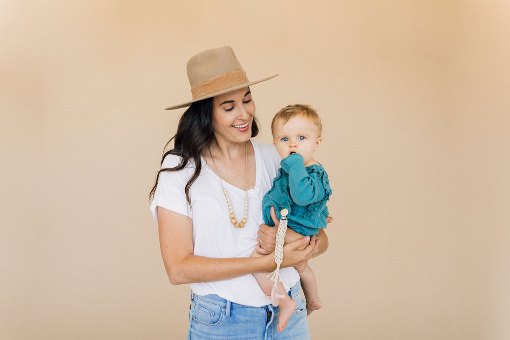 The Landon- Cream Teething Necklace – Chewable Charm